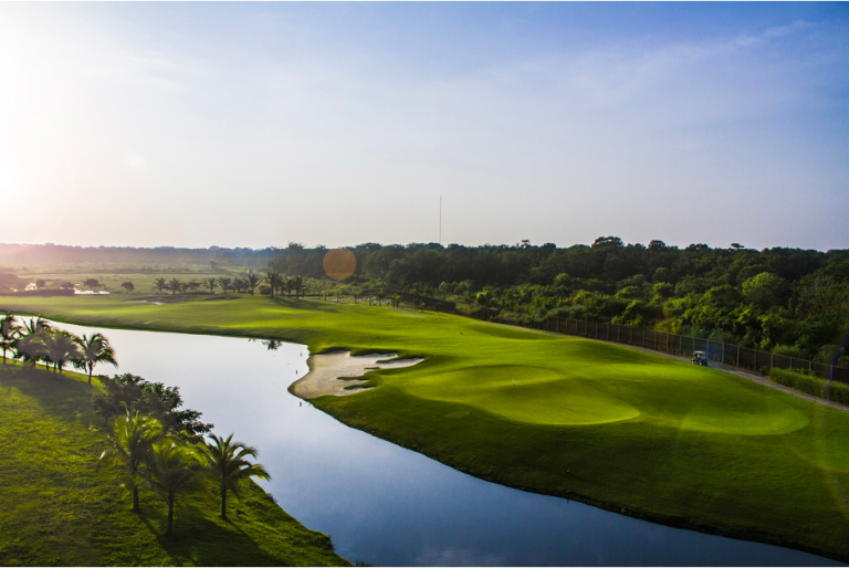 CENTRAL AMERICA'S URBAN OASIS GOLF COURSE - The Golf Wire